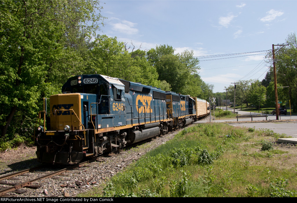 CSXT 6246 Leads L004 at Randall Rd.